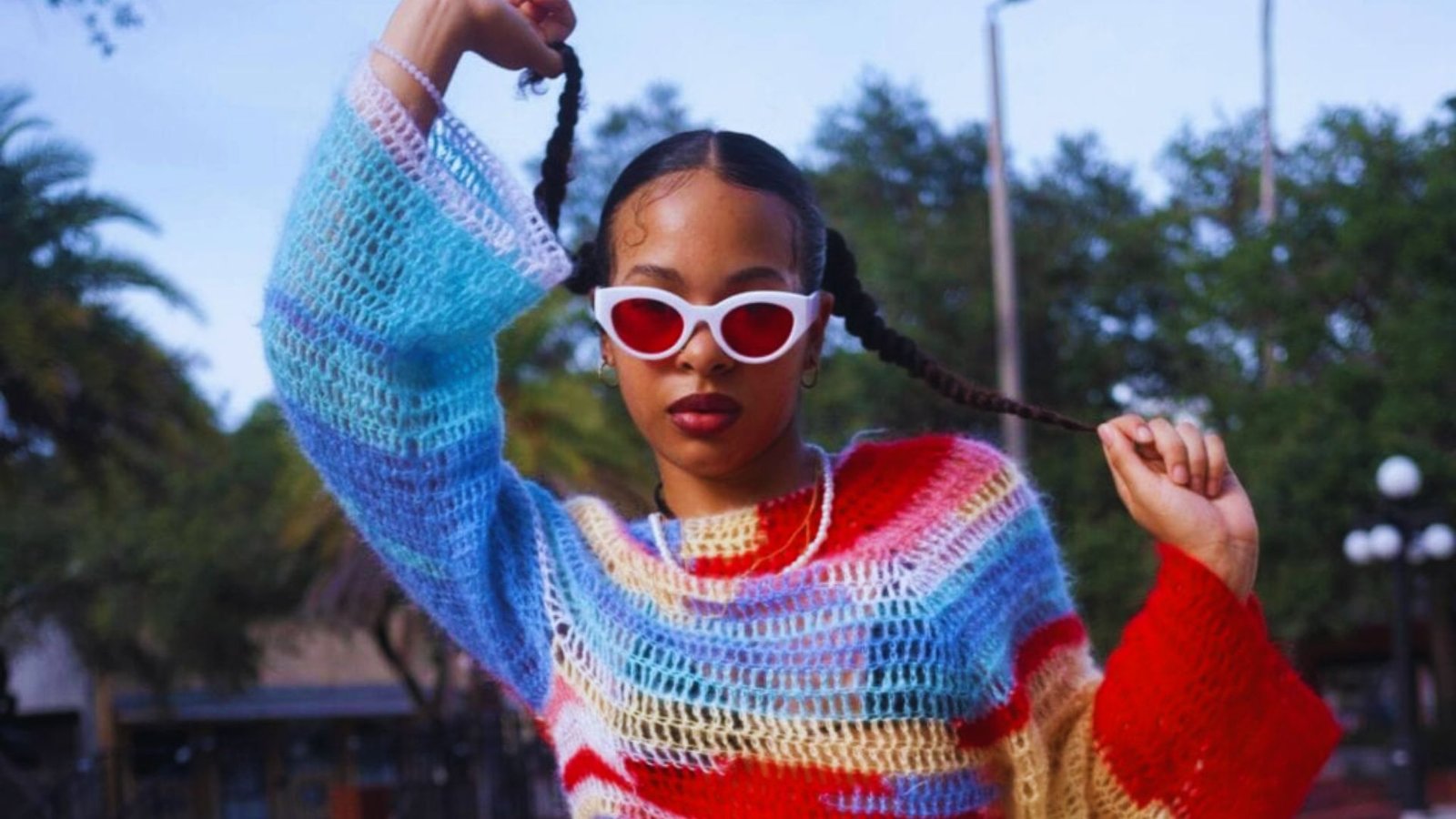 Y2K Outfit Inspo: How to Style the 2000s Look? - HiddlesFashion